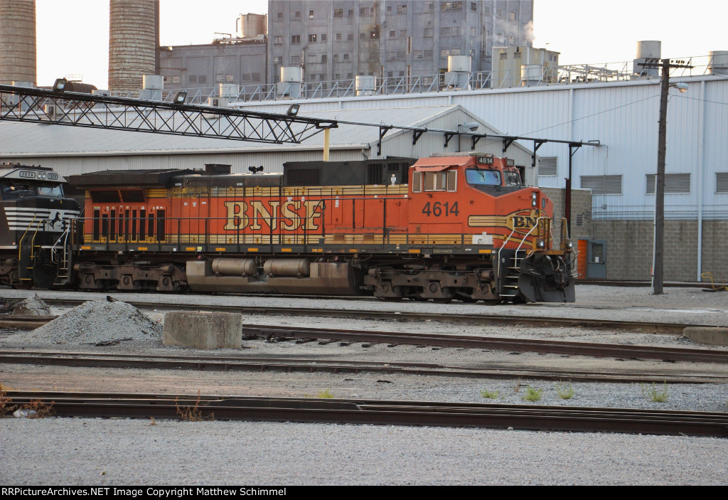 BNSF 4614